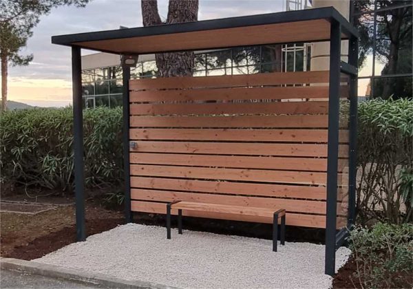 Abri de bus déplaçable : alliez fiabilité et stabilité avec Polymobyl